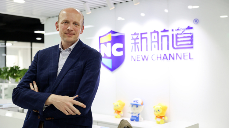 欧洲时报–欧时网-欧时大参-英国教育专家探寻戏剧里的语言学习“密码”